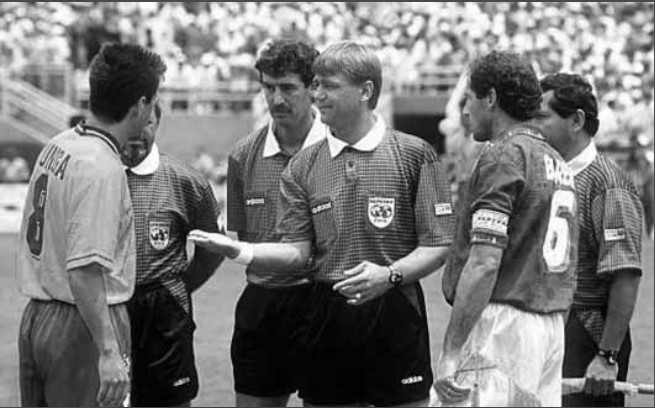 Umro legendarni mađarski sudac Sandor Puhl; četiri godine uzastopno bio ...