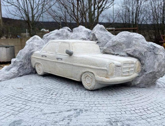 Imoćani isklesali Mercedes u kamenu - Novo.hr