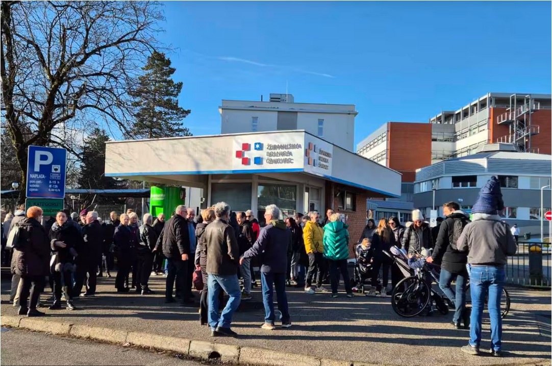 Građani prosvjedovali ispred Županijske bolnice Čakovec - Novo.hr
